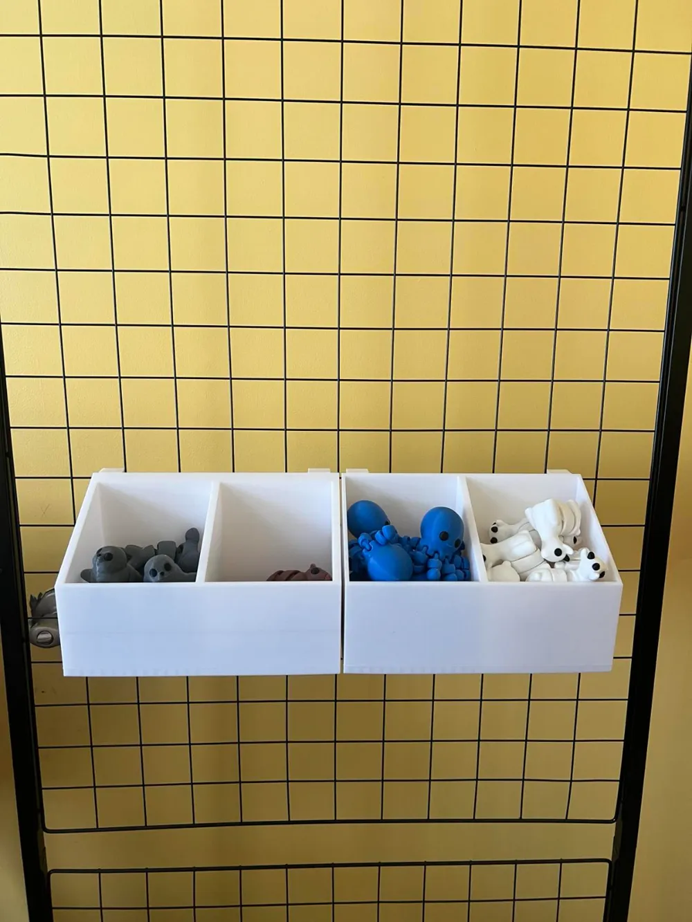 Grid Wall Bin Display by M2CC MakerWorld: Download Free 3D Models