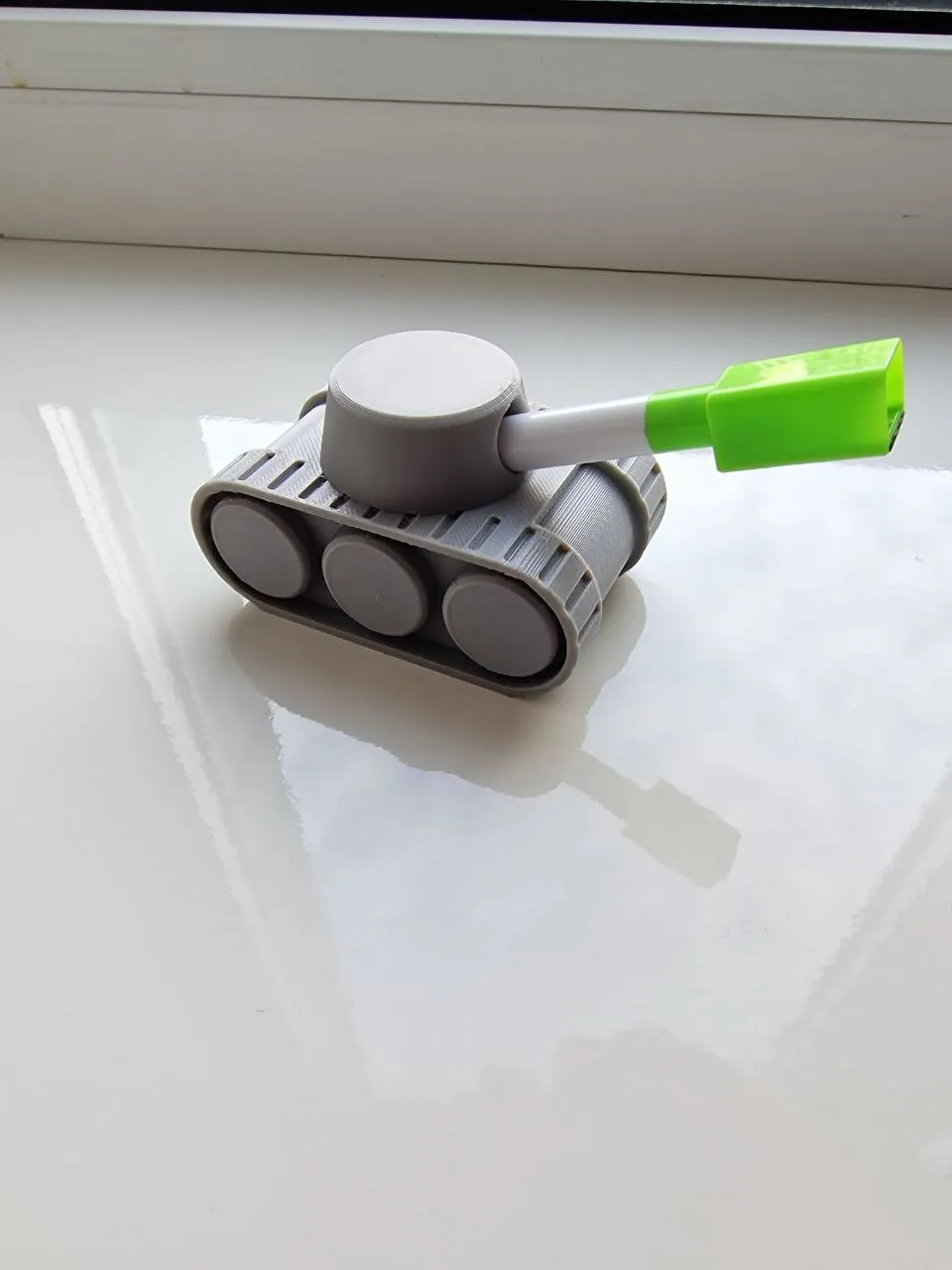 Tank pen holder by hfts.rider - MakerWorld