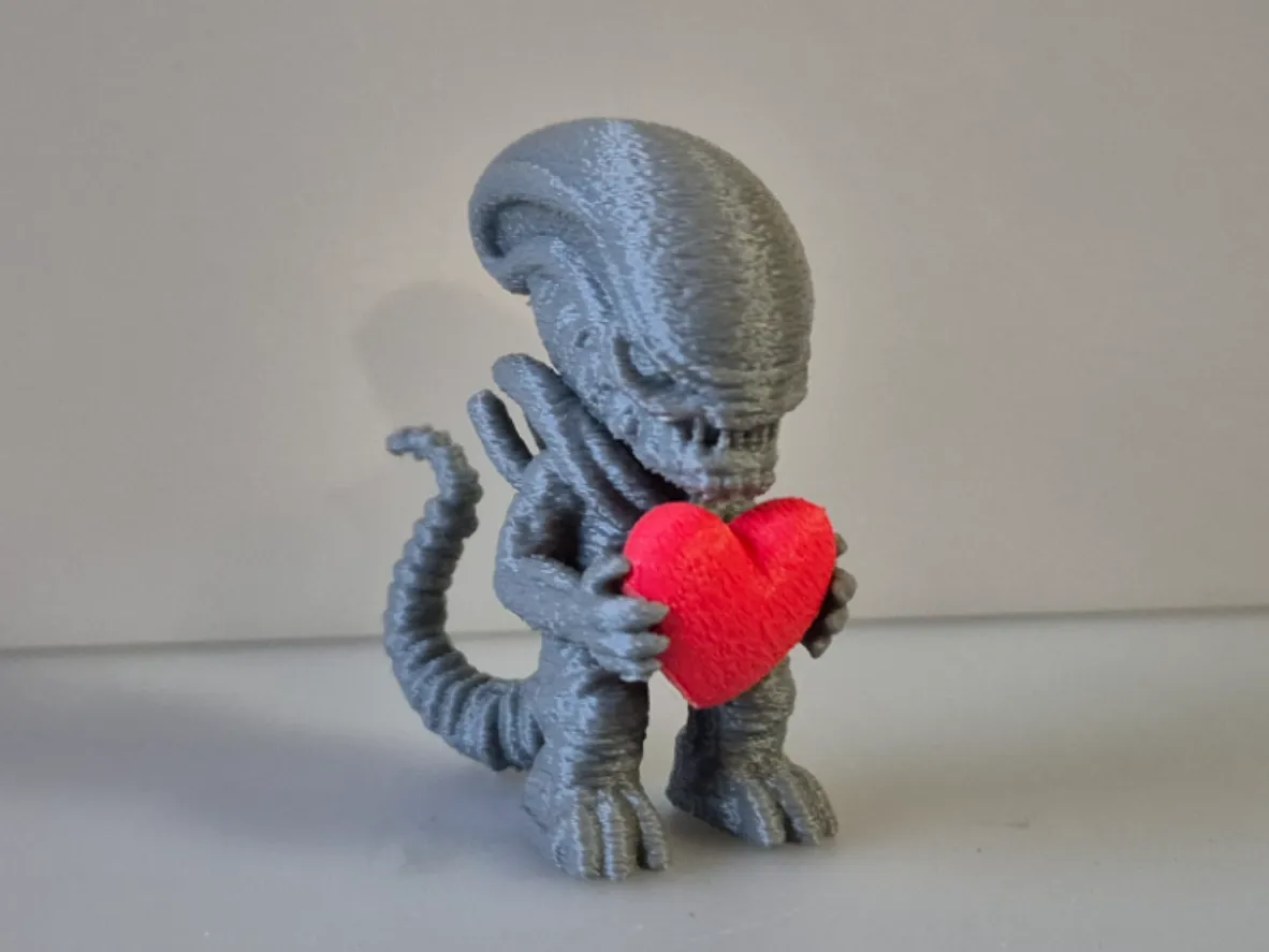Chibi Xenomorph Valentine (Heart in Hands) No AMS - Free 3D Print Model ...