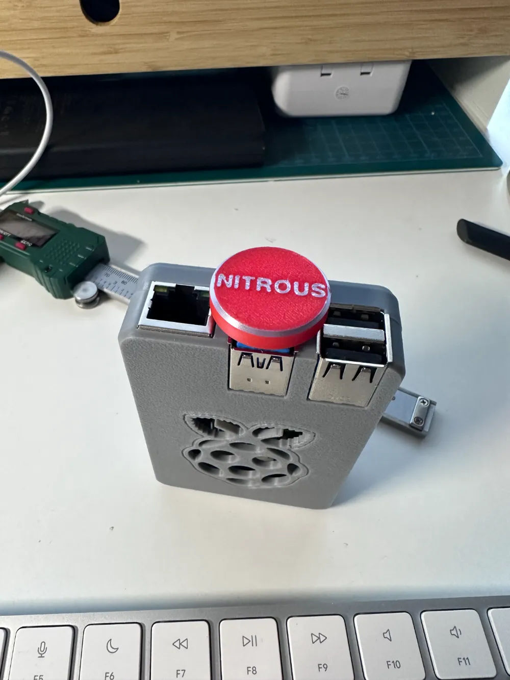 USB Plug Cover [Editable Text] Anti Dust by Mittelpunkt Studios ...