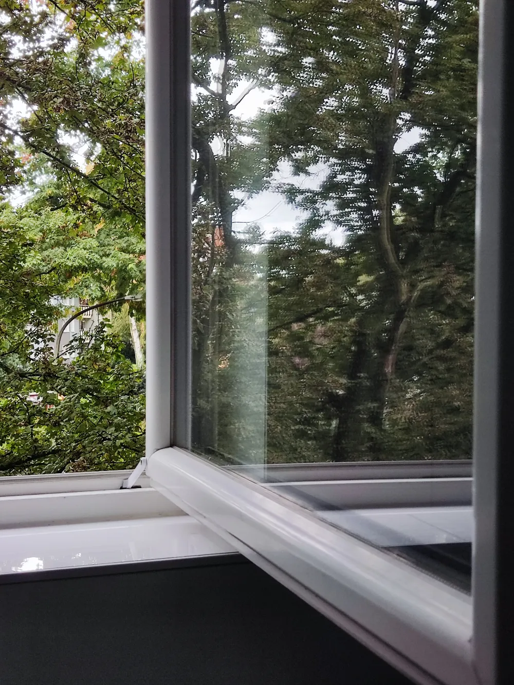 Wedge to keep window open for airing out by Hyrex_ - MakerWorld