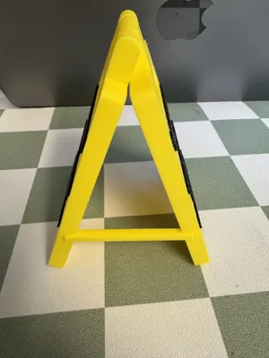 Overstimulated desk sign - Free 3D Print Model - MakerWorld