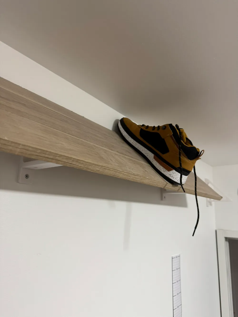 Reversible 45 or 90-degree shoe shelf bracket by ...