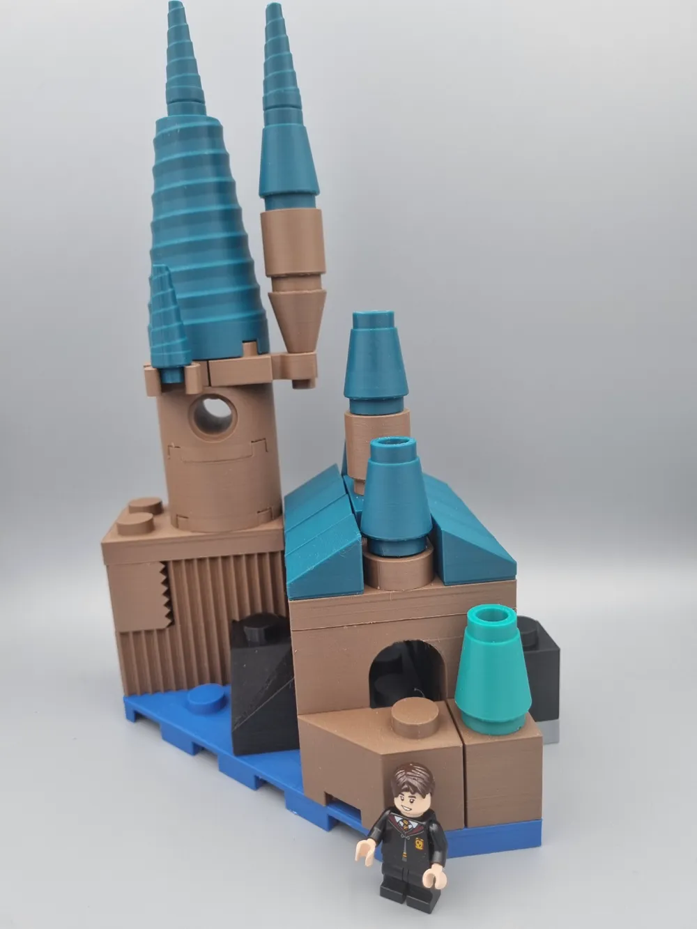 Giant Bricks Hogwarts Castle by christofer.jh - MakerWorld