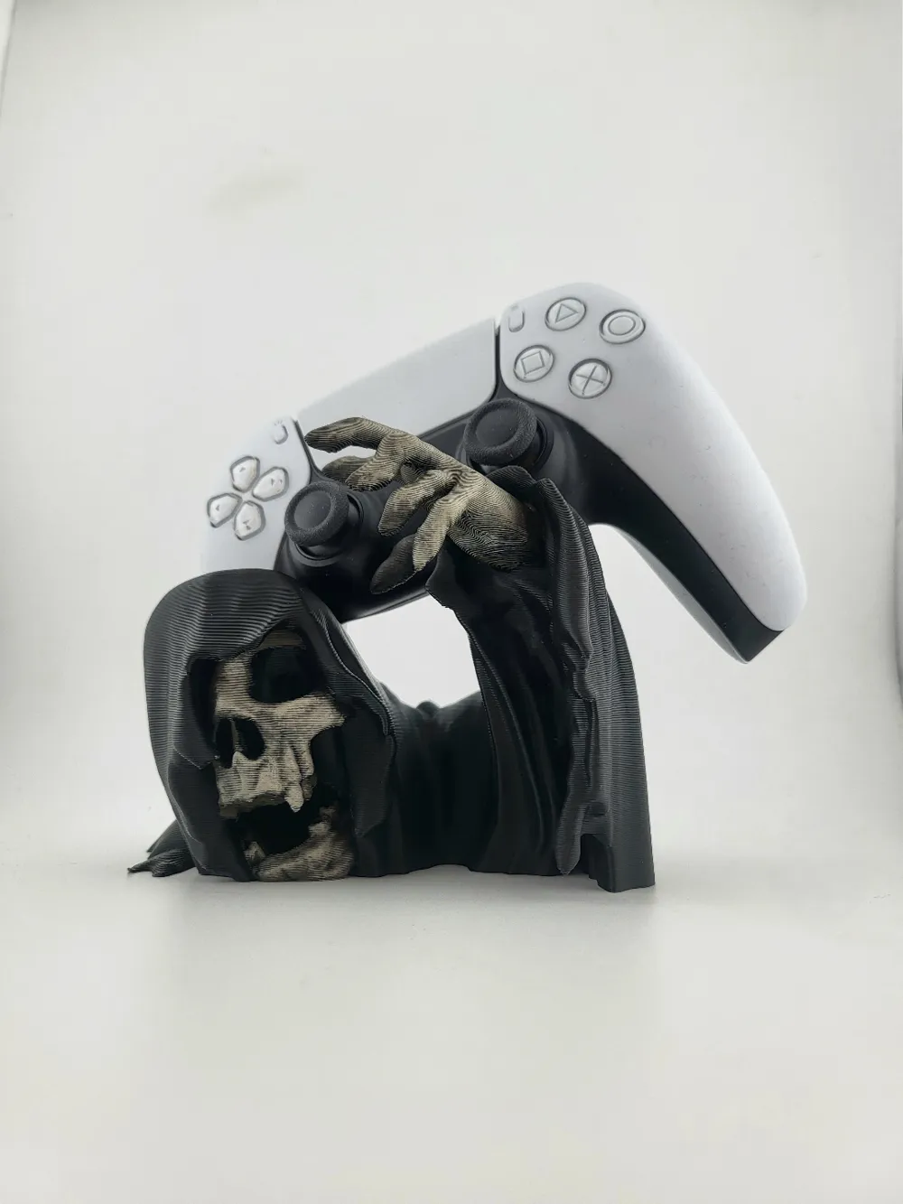 stand controller ps5 joystick holder skull by Mad power MakerWorld ...