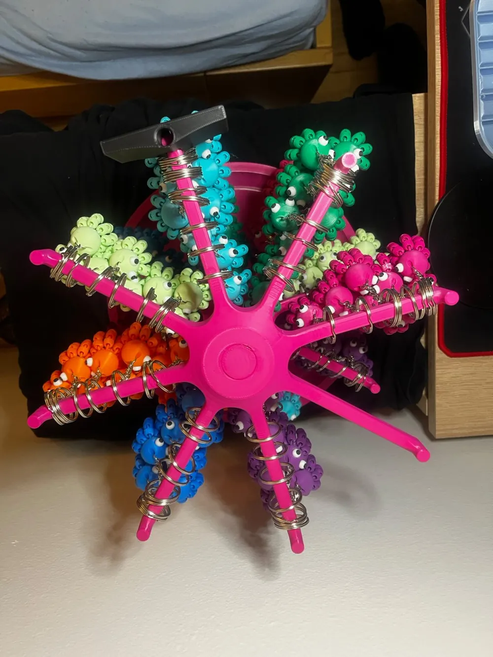 Professional Rotating Keychain Display - Free 3D Print Model - MakerWorld