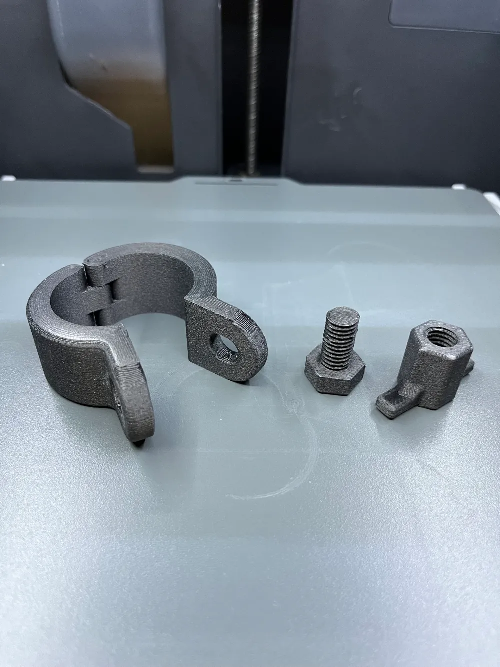 Hinged Clamp - Print in Place by GrRyEaEnN - MakerWorld