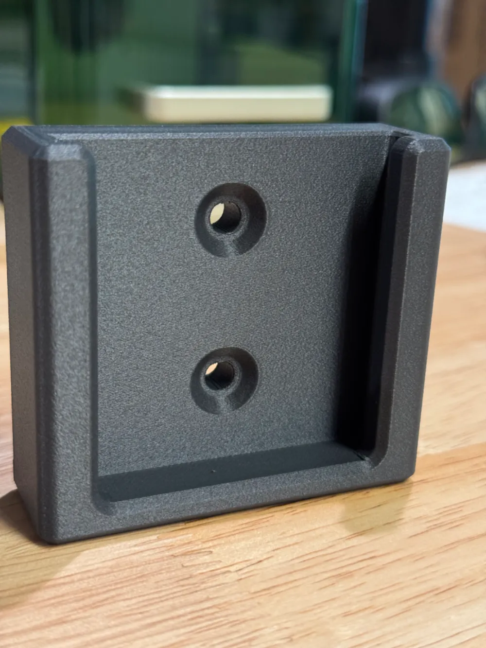 Slimline wall mount for Ryobi 40V battery Remixed by Richard - MakerWorld