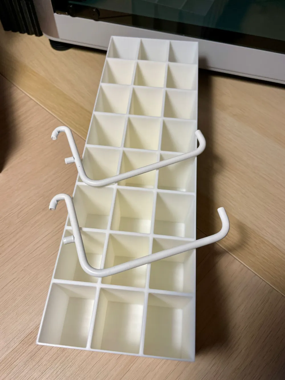 Paint tube holder for IKEA Skadis hooks by Nuim - MakerWorld