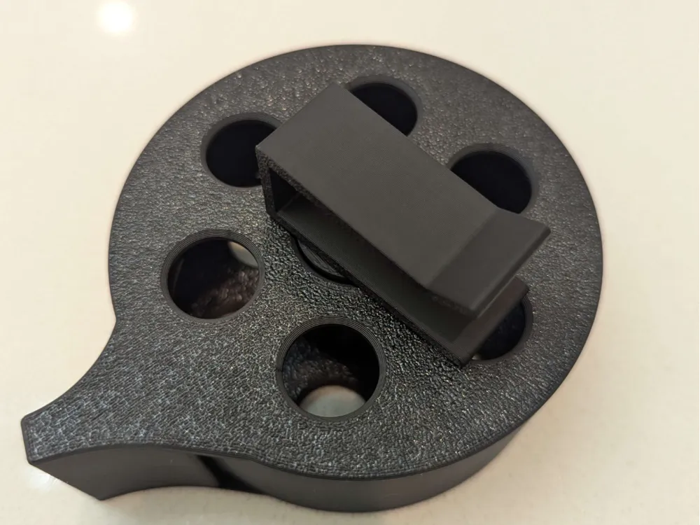 IPSC Patch Dispencer with Belt Clip Remixed by Milkkrate - MakerWorld