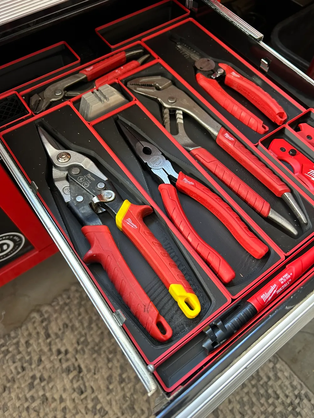 Gridfinity Milwaukee Snips - Straight 10" by schuylab - MakerWorld