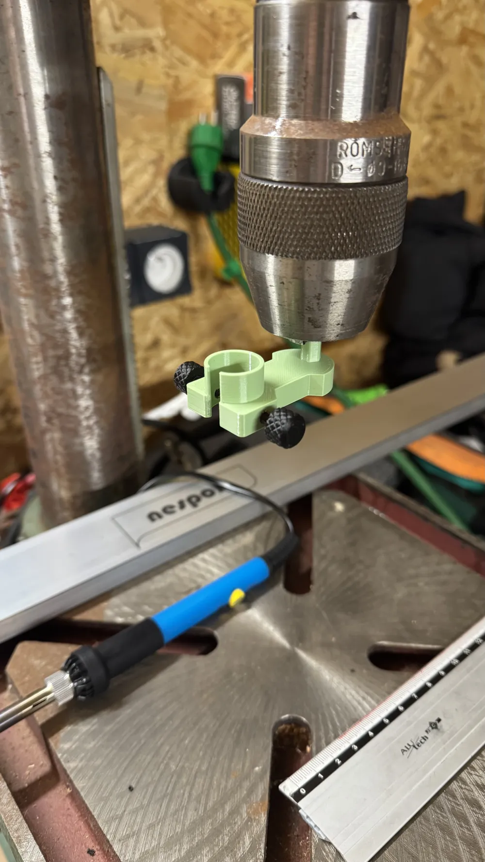 Drill press heat insert adapter for soldering iron - Free 3D Print ...