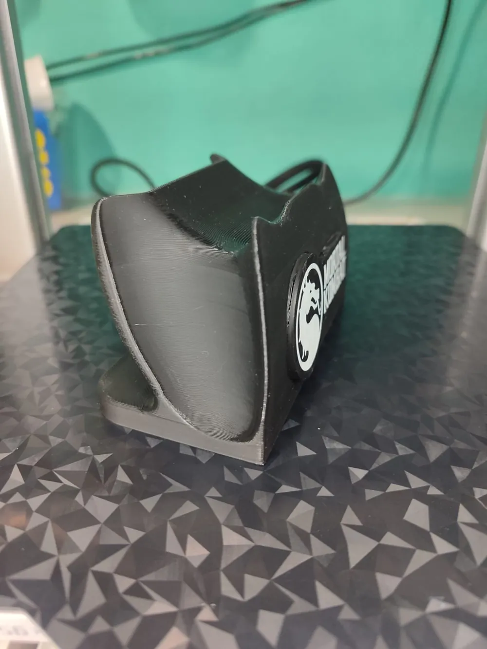 PS5 controller stand, Mortal Kombat themed - Free 3D Print Model ...