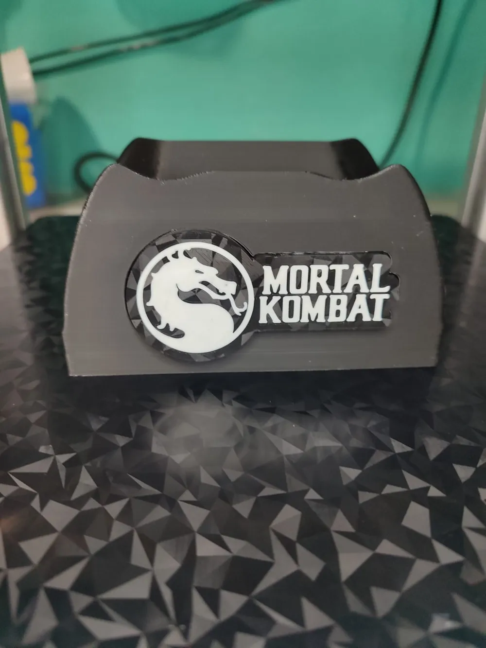 PS5 controller stand, Mortal Kombat themed - Free 3D Print Model ...