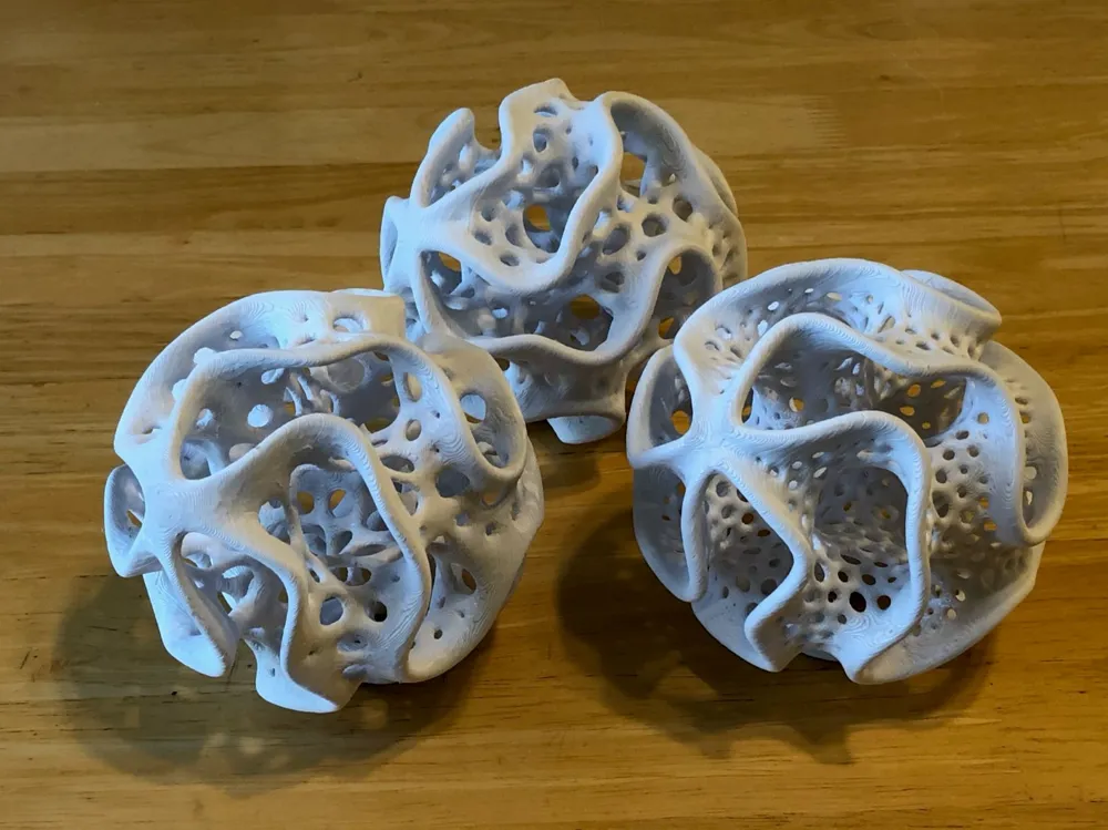 Gyroid Spheres by Dongmu - MakerWorld