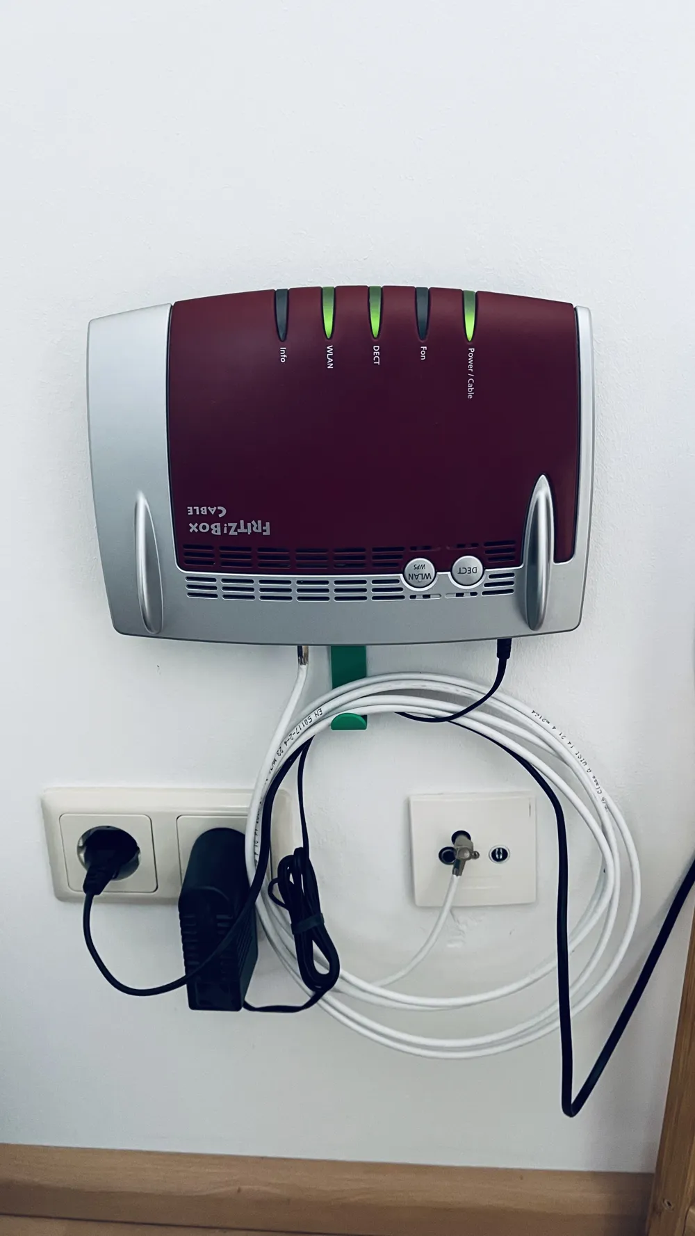 Wall Mount for AVM Fritz!Box 6490 7490 7590 etc - Free 3D Print Model ...