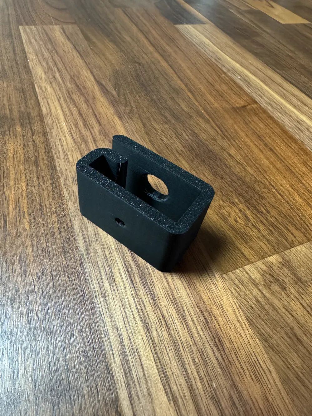 Cable Guide for Desks - Side/Rear Mount by kabukiman - MakerWorld