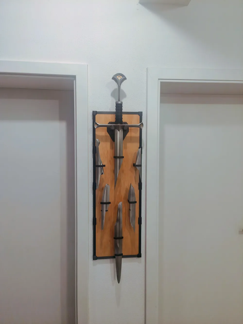 Lord of the Rings - Narsil (broken) Bracket by Dulli MakerWorld ...