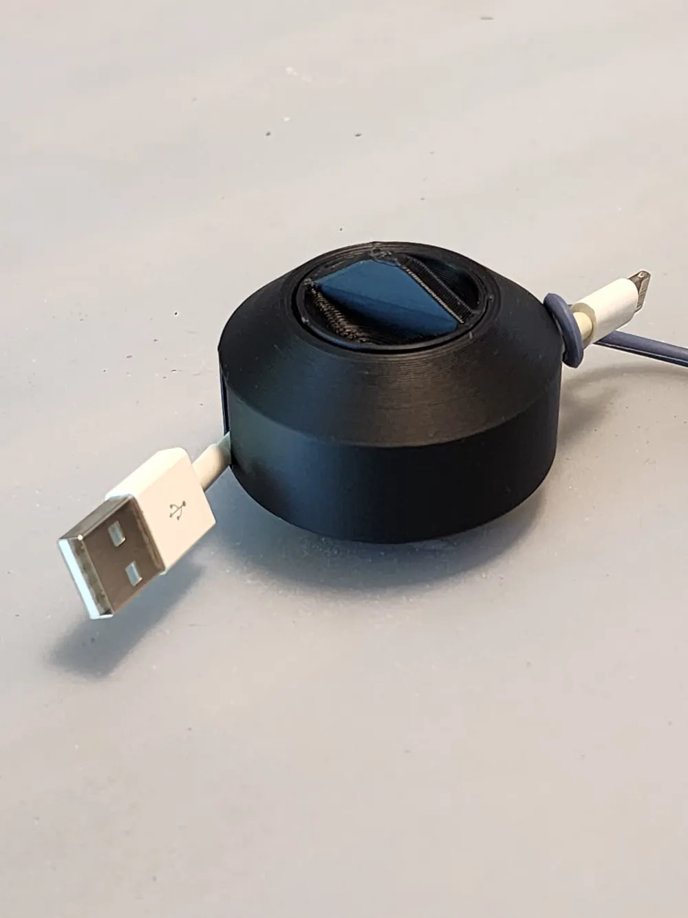 USB Cable Winder Stackable (Smooth) Remixed by CalRo3D - MakerWorld