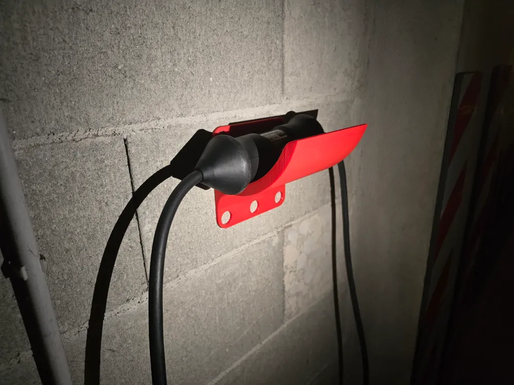 Cable holder Plug-in CAR (Lync&Co) by 3dMaker.Idea - MakerWorld