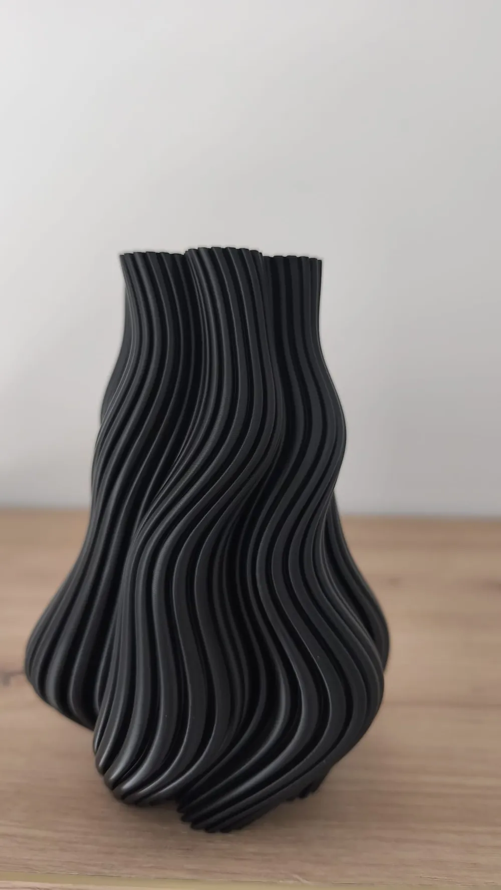 Wavy Vase by Zamzi3D MakerWorld: Download Free 3D Models