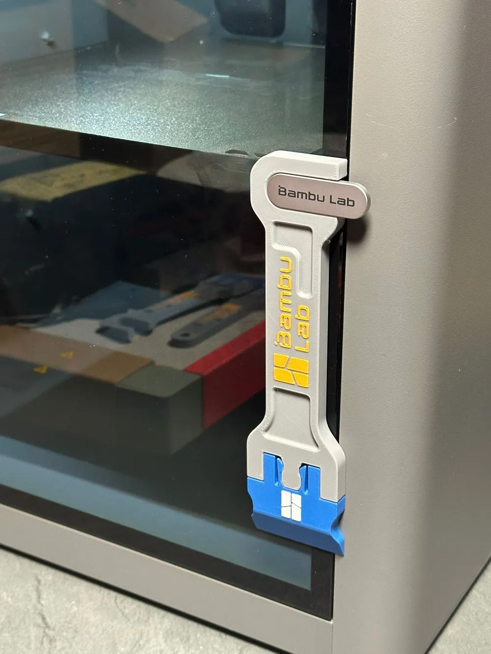 Bambu Lab P2S & X2D Raschietto per piano di stampa montato sulla porta ...