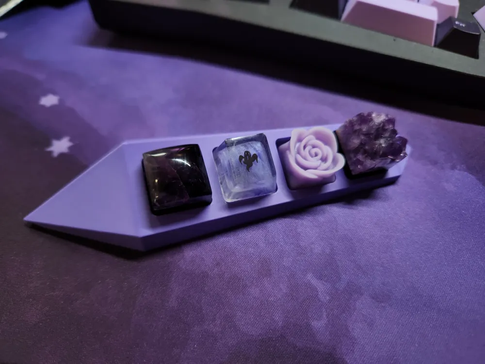 Crystal Artisan Keycap Display (4x1) by Amethyst3D MakerWorld: Download ...