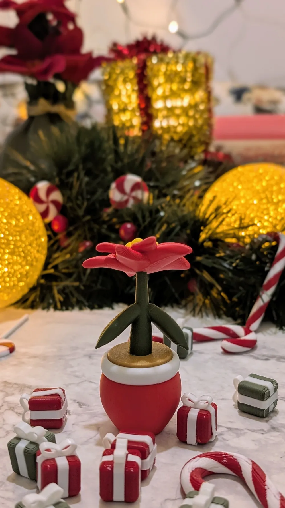 Poinsettia clicker - Free 3D Print Model - MakerWorld