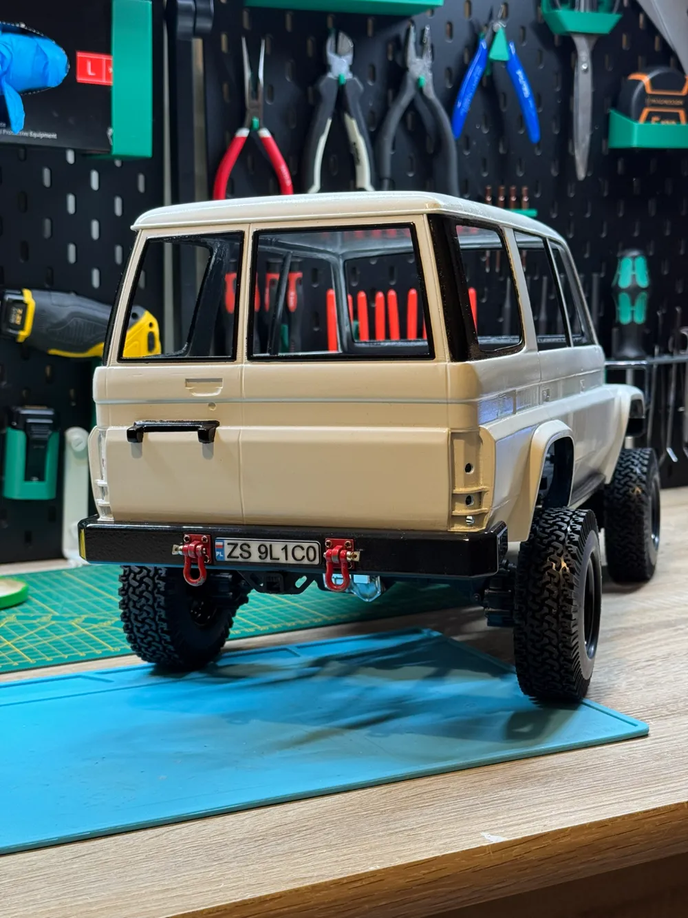 RC Crawler/Trial rear bumper with TRX4 mounts by mapache - MakerWorld