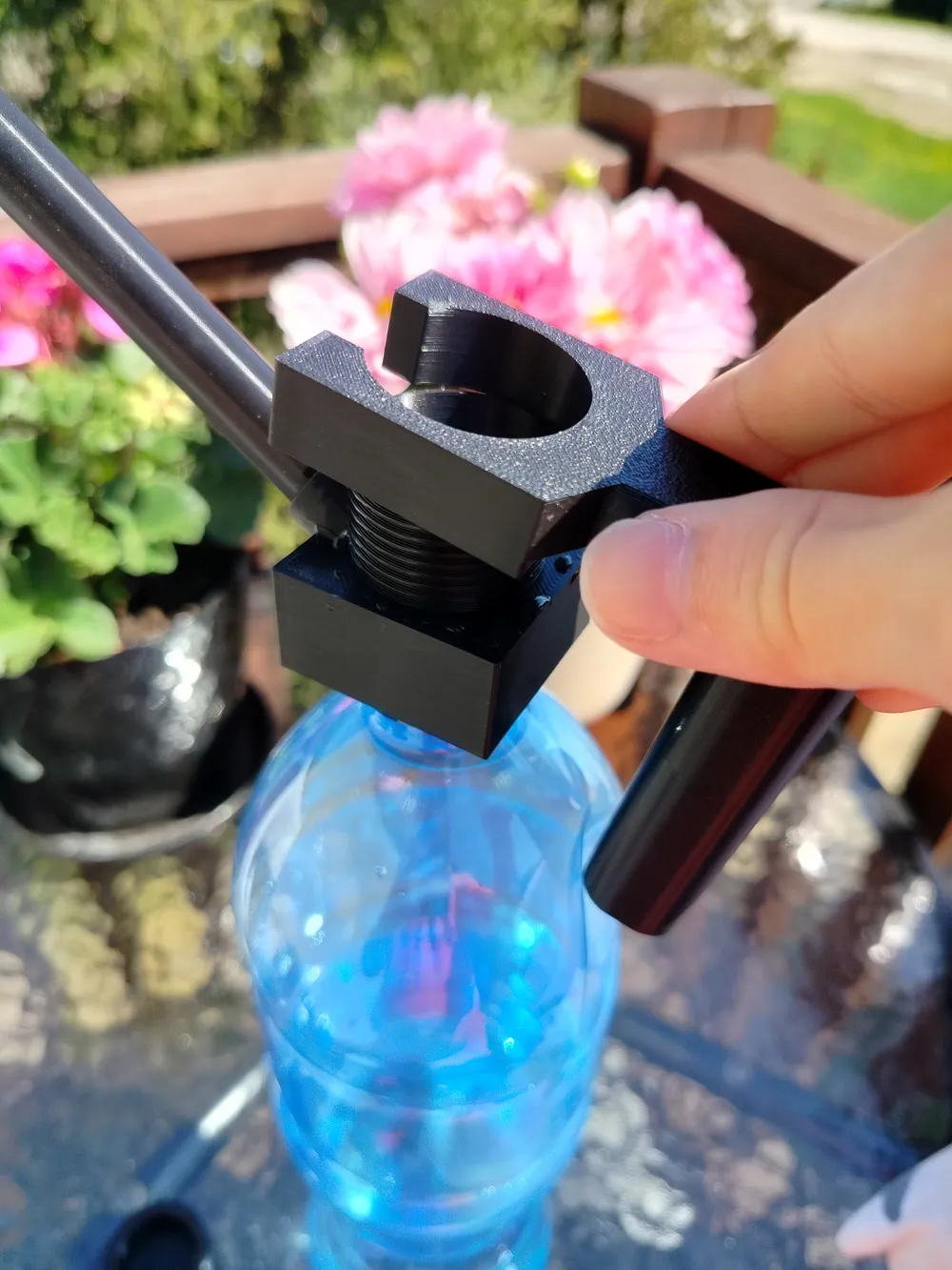 Screw-top Watering Cap | AquaBolt by Szumlks MakerWorld: Download Free 3D Models
