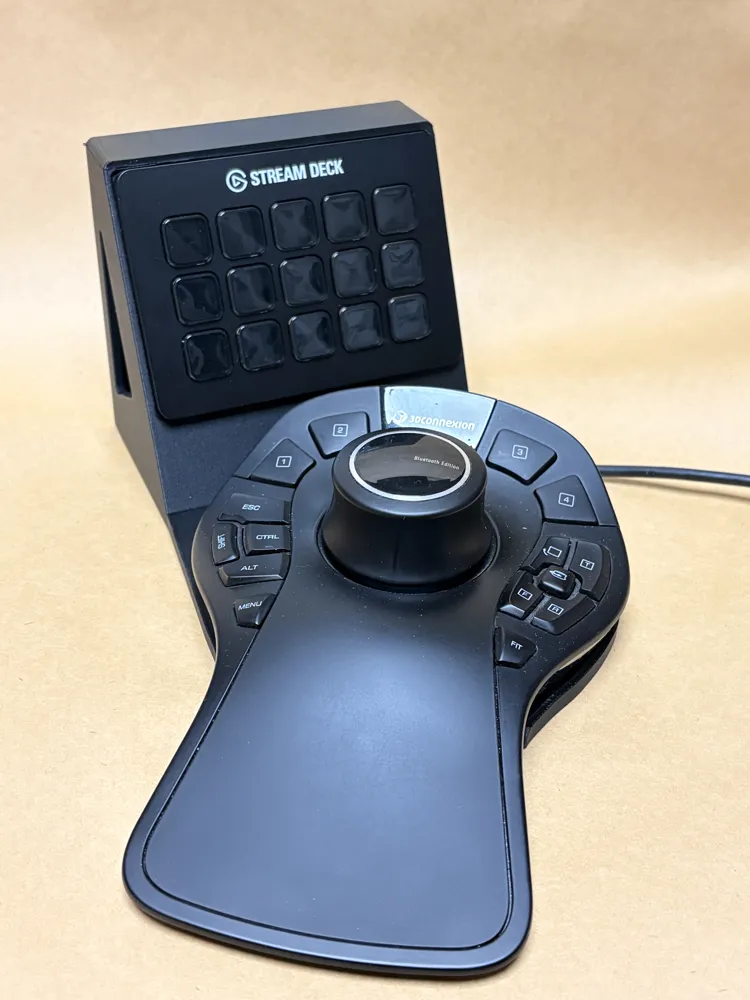 Space Mouse Pro + Stream Deck. – Kostenloses 3D-Druckmodell – MakerWorld