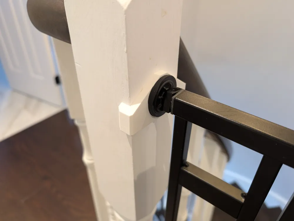 Baby gate safety bracket for newel posts by slodriver - MakerWorld