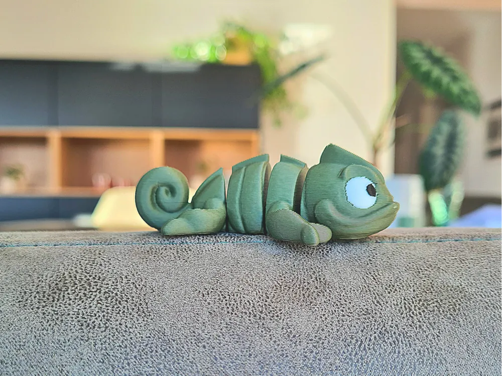 Cute little articulated Chameleon - Free 3D Print Model - MakerWorld