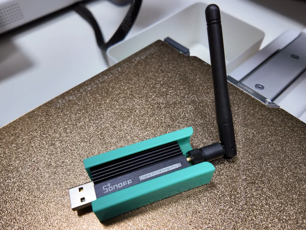 Wall mount for SONOFF Zigbee Gateway by DerRemo - MakerWorld