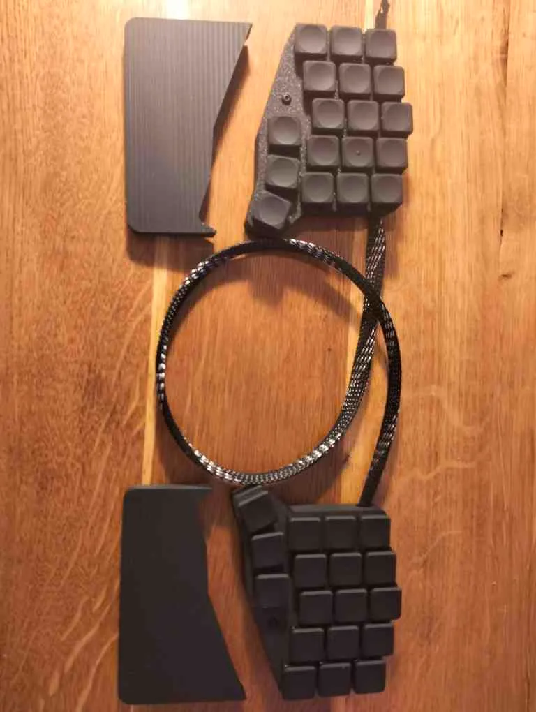 low profile handwired split keyboard - Free 3D Print Model - MakerWorld