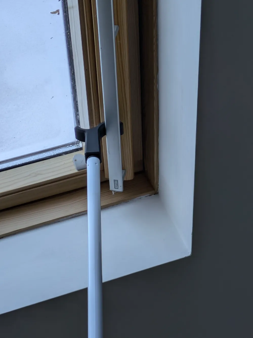 Velux Hook to screw on to an extension pole by Steve Bickle - MakerWorld