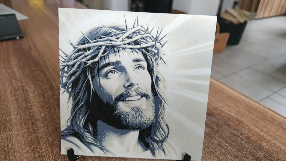 Jesus looks up to Heaven by Calipitter - MakerWorld