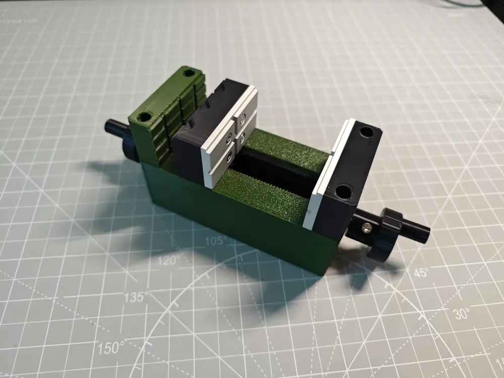 Semi-metal CNC Jaw Platform Small Bench Vise by 朝西的朝西 - MakerWorld