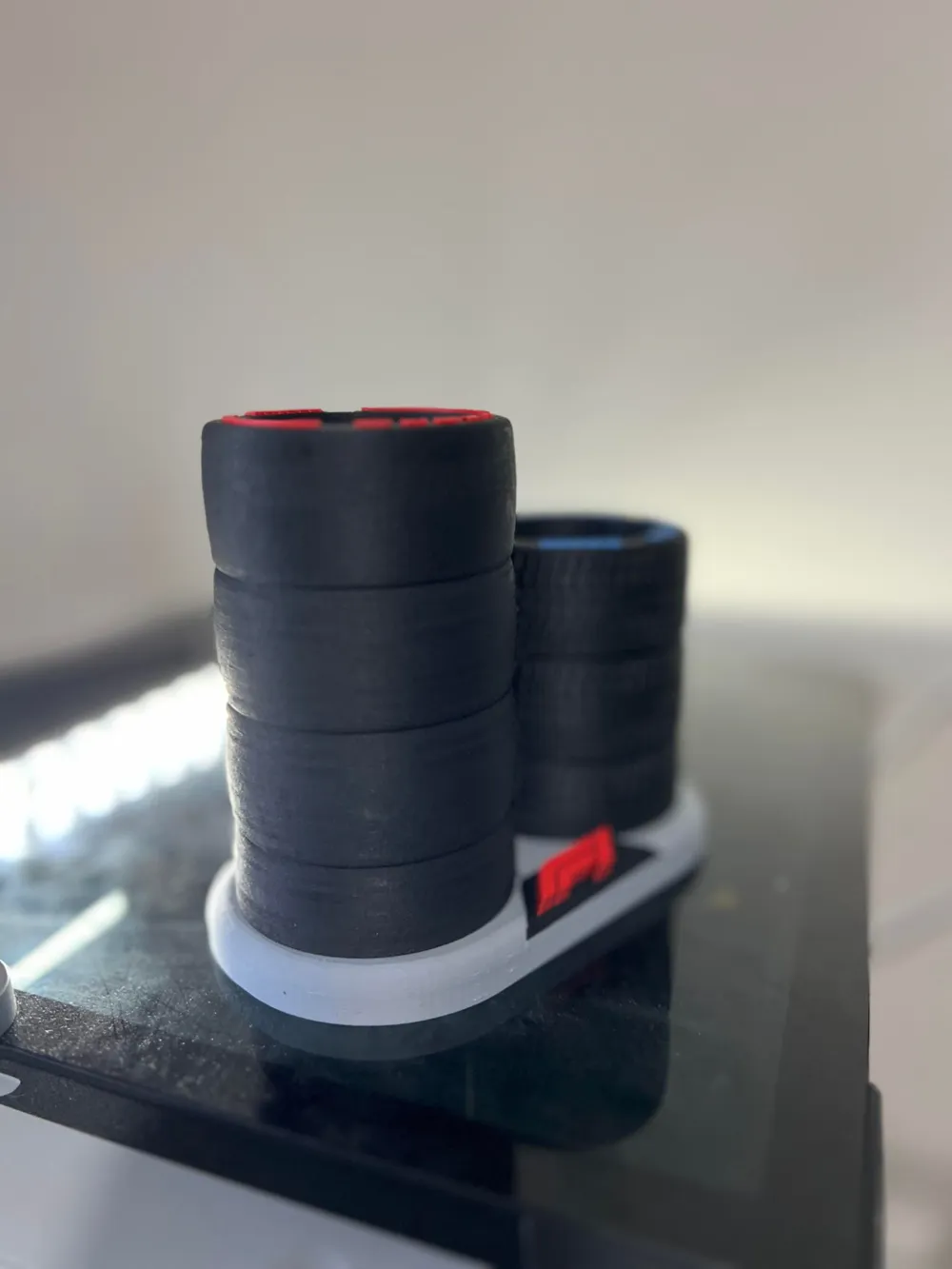 F1 Tire / Tyre Desk organiser by glenngri - MakerWorld