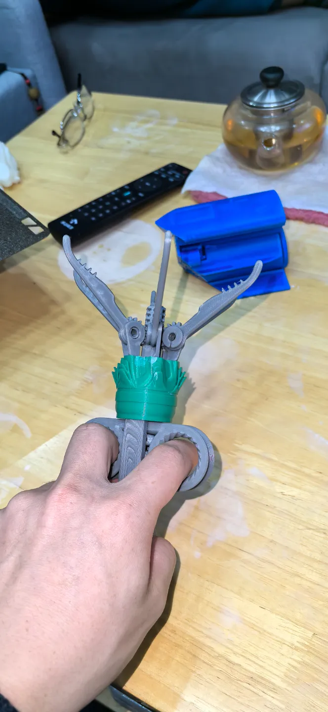 Retractable Mechanical Claw by P1S KKMakerWorld: Download Free 3D Models