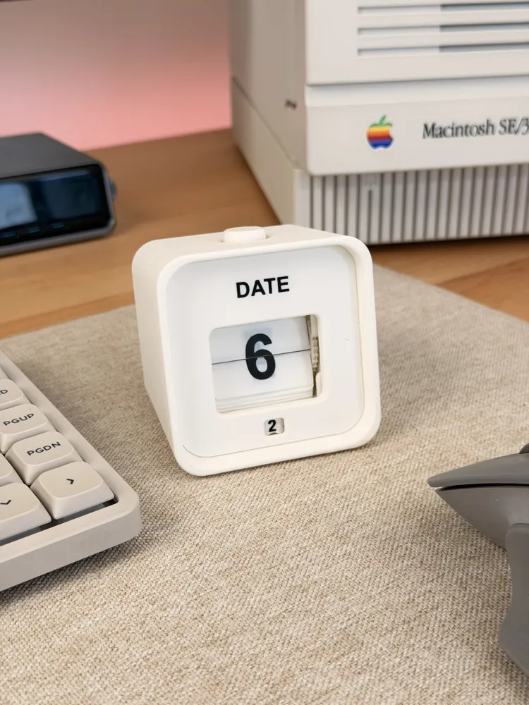 Manual Press Flip Perpetual Calendar | Desk Calendar | Calendar ...