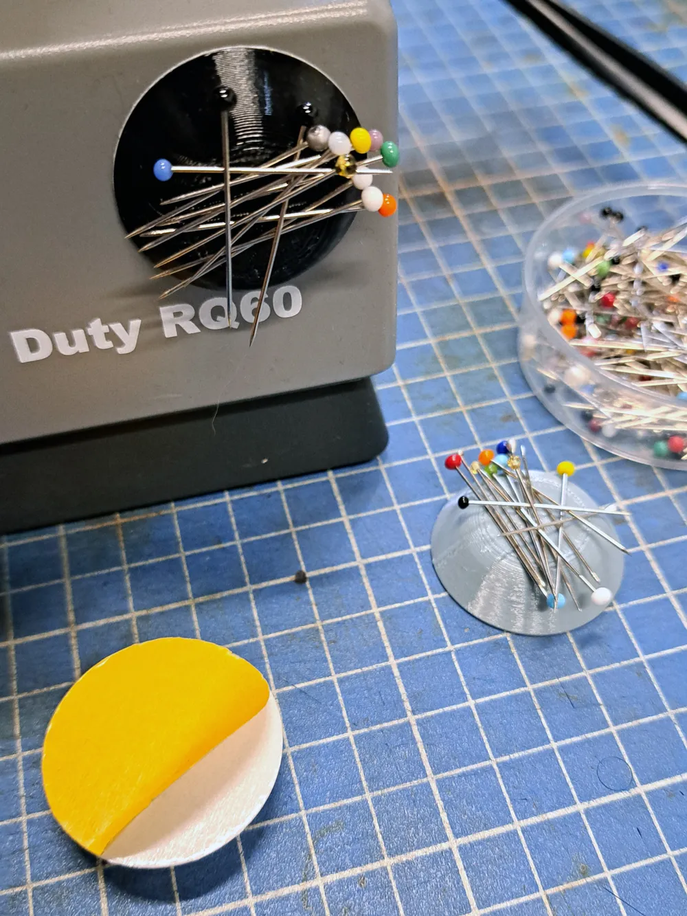 Mangetic sewing machine pin holder - Free 3D Print Model - MakerWorld