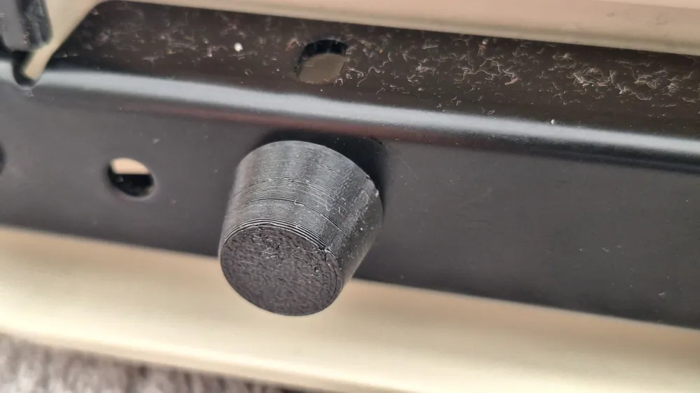 Rubber feet for Singer 7184 sewing machine by jcjames_13009 - MakerWorld
