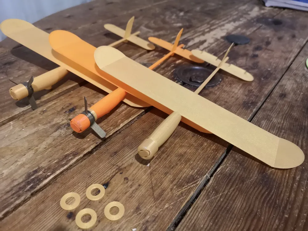 Mini glider with adjustable balance + Launcher - Free 3D Print Model ...