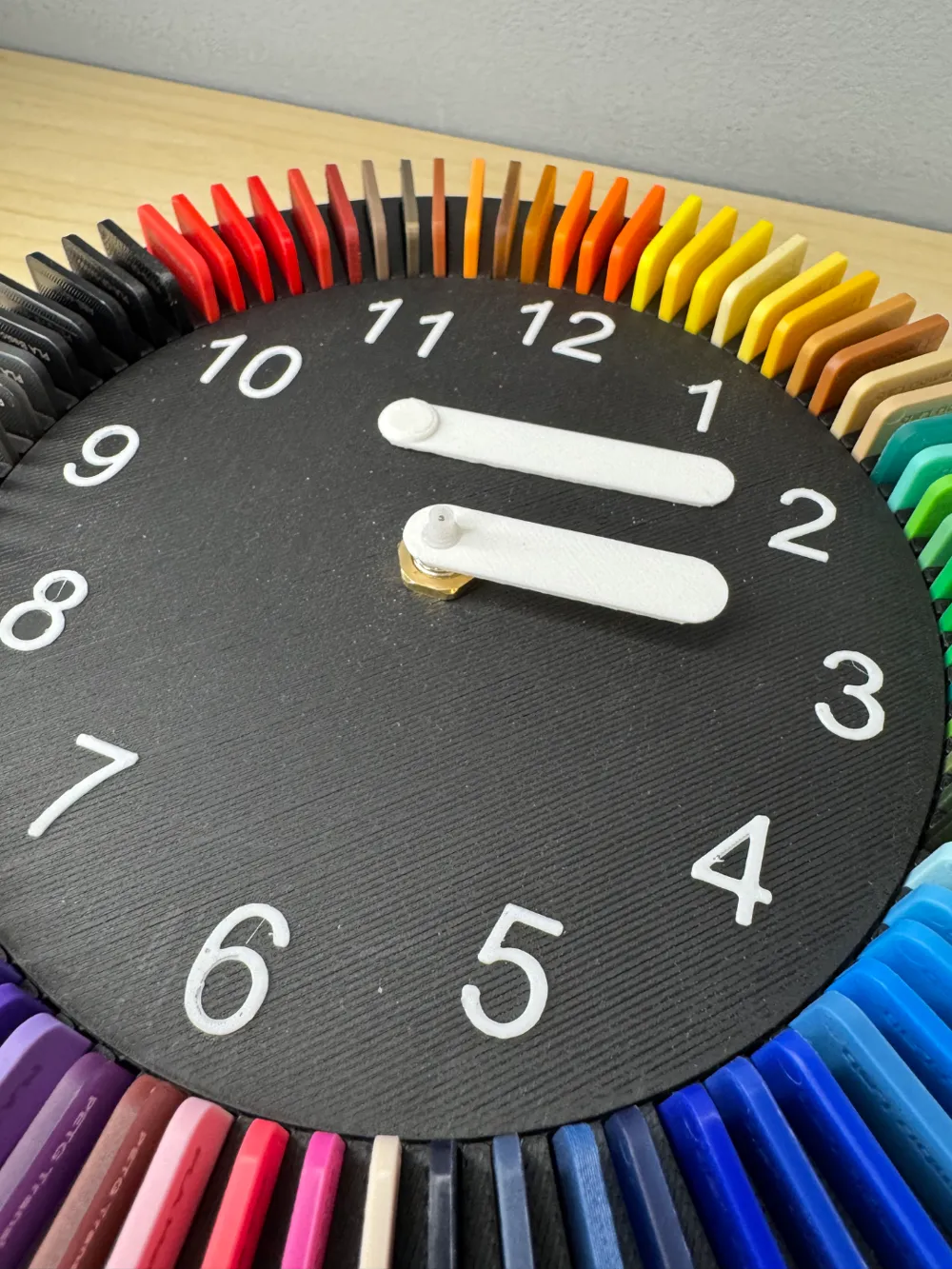 Filament Swatch - Stand Clock by Lukas MakerWorld: Download Free 3D Models
