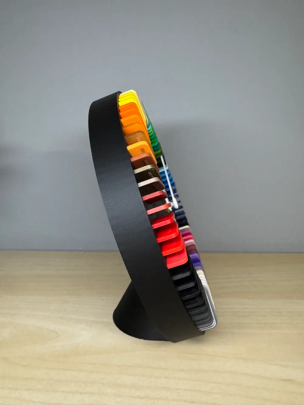 Filament Swatch - Stand Clock by Lukas MakerWorld: Download Free 3D Models