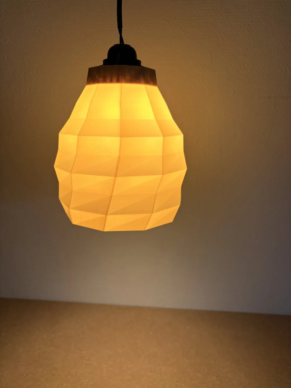 Flug Prism E27 ceiling mount light by Dutch3Dnewbie MakerWorld ...