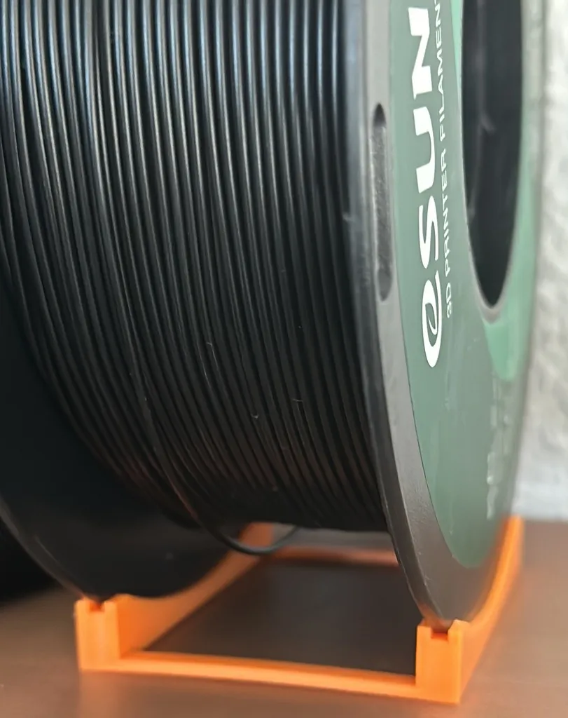minimalistic Filament Holder for 1kg & 200g Spools - Free 3D Print ...