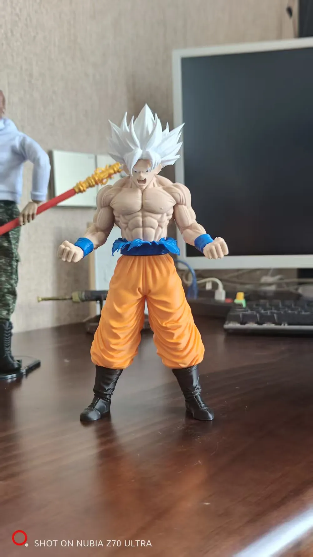Goku - Powering Up Pose (Multi-part) - Free 3D Print Model - MakerWorld