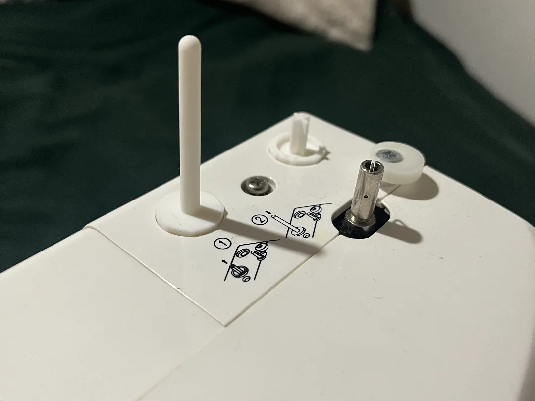 适用于 Lucznik 缝纫机的线轴架销 - 免费 3D 打印模型 - MakerWorld